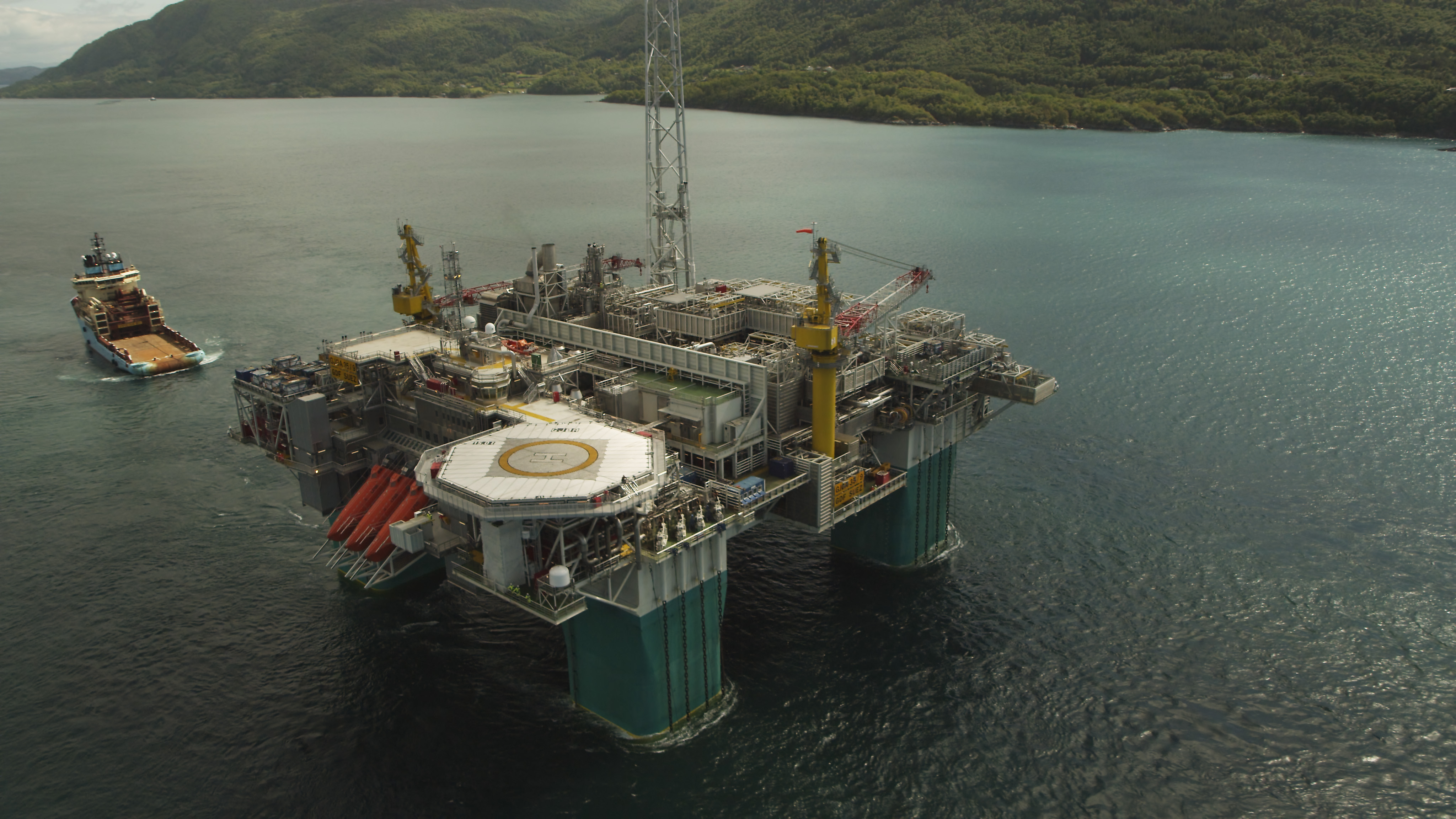 Semi platform on way to Statoil’s Gjøa - Drilling Contractor