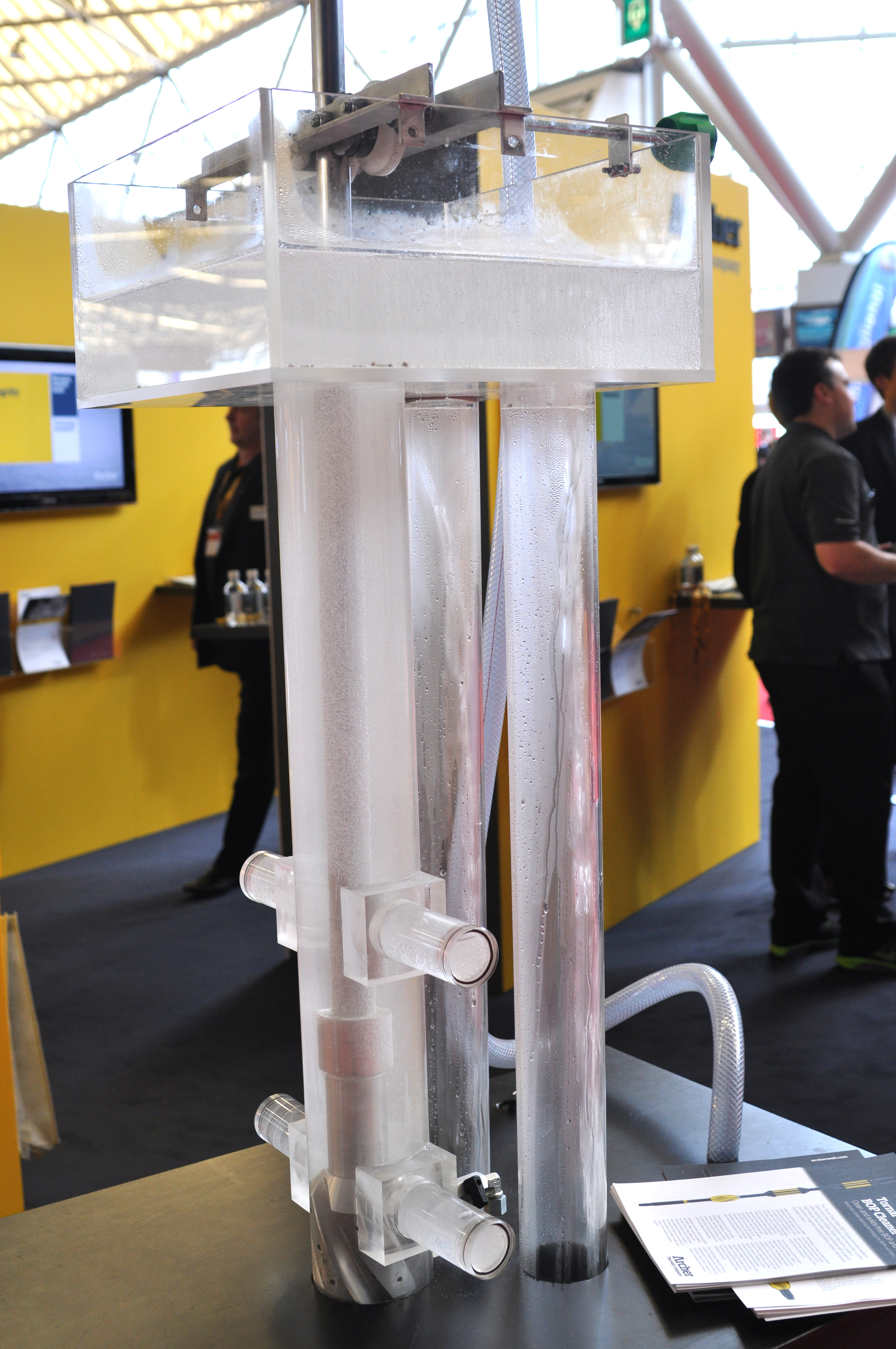 Deepwater BOP cleaner removes debris using magnets, vortex suction ...