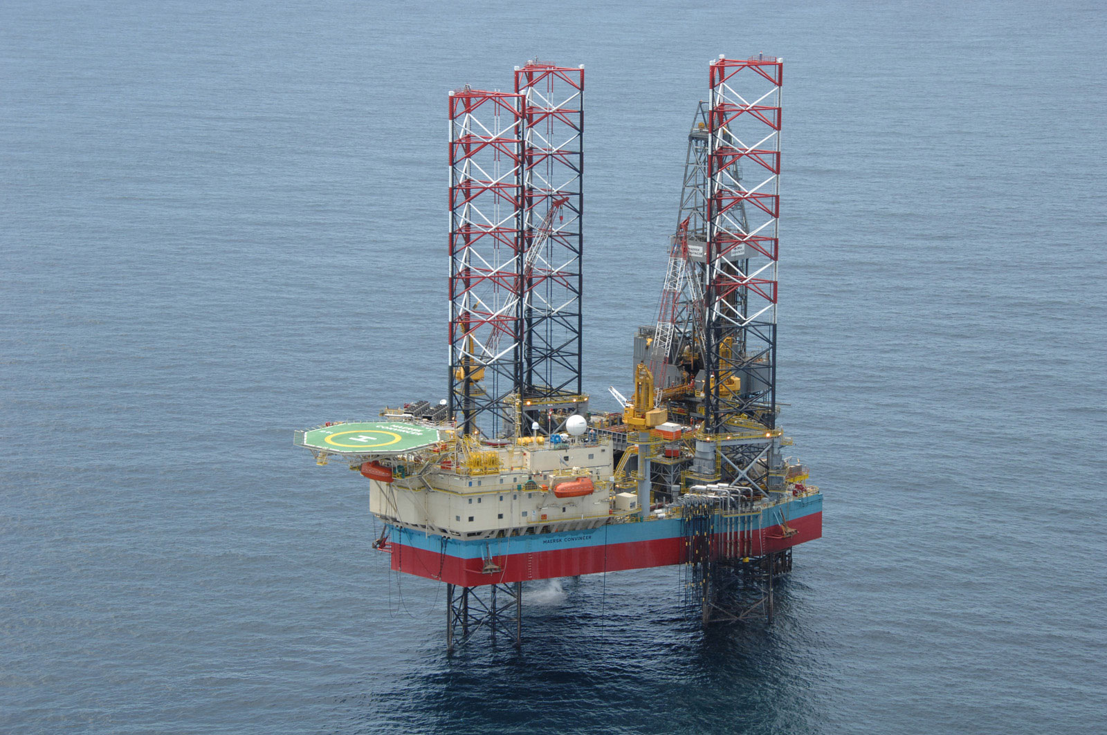 Petronas extends Maersk Convincer contract to drill offshore Malaysia ...